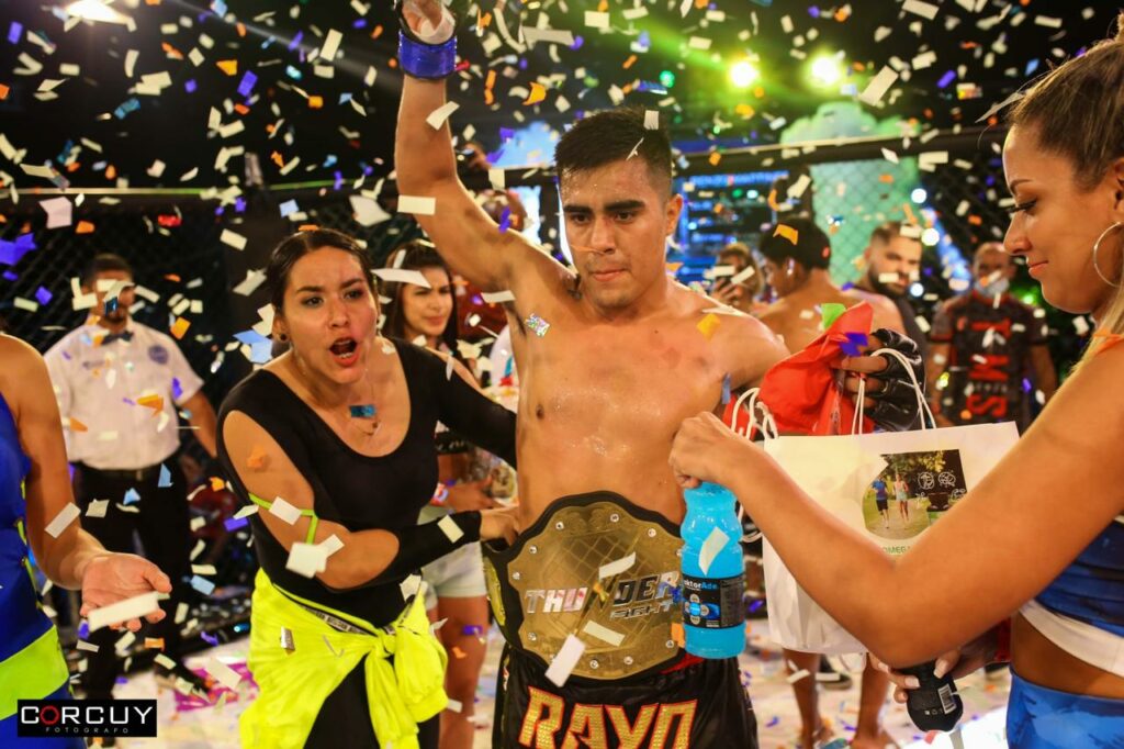 Com lutas de MMA profissional e amador, Thunder Fight consagra campeões ...