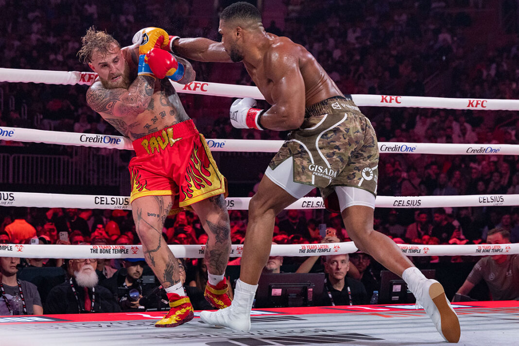 Anderson vence Tyron Woodley no 2º round; Joshua nocauteia Jake Paul - PVT